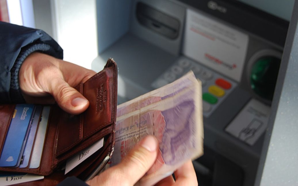 【照理说事】房东可能免房租,那我们能不还房贷信用卡吗?其实银行有...