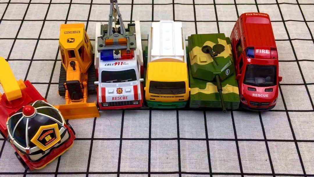 坦克车和推土机模型玩具