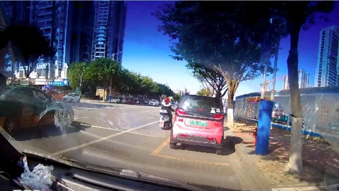 2020交通事故集合18个,以此为戒,安全驾驶