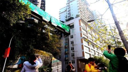 重庆轻轨相当霸气,能上天入地各种穿越,想不想来一睹为快!