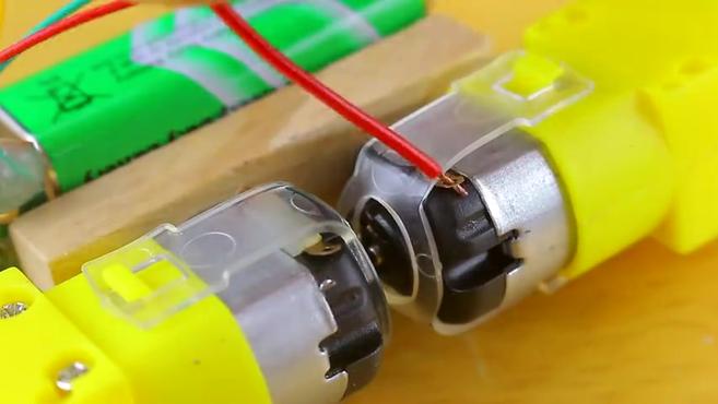 牛人自制玩具汽车,电动遥控一个都不少,比买的实惠