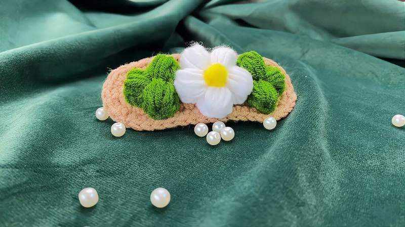 毛线钩织-小花发卡制作