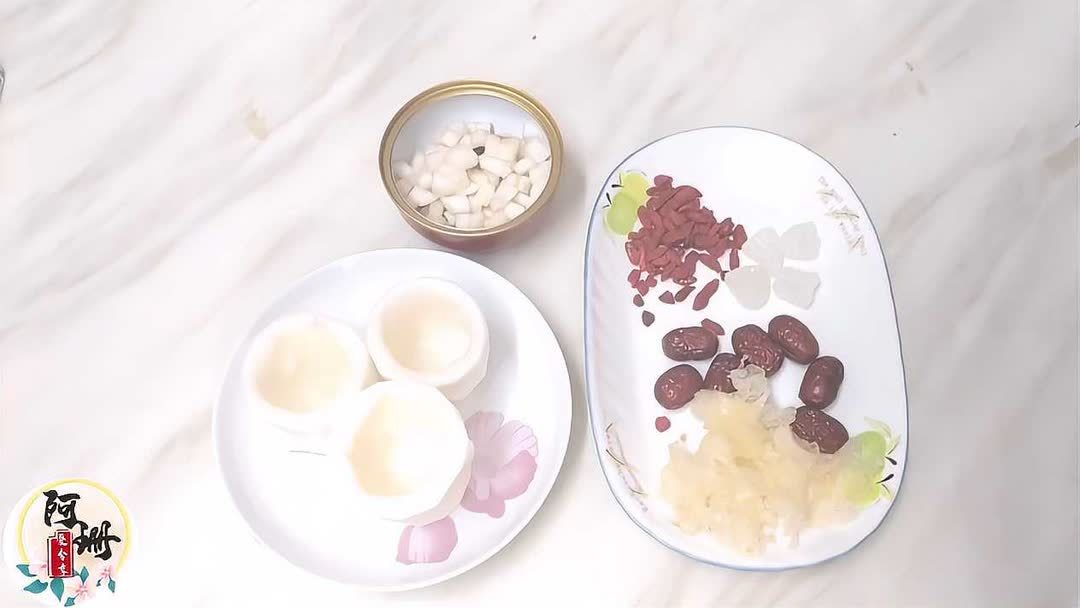 止咳润肺的梨子萝卜汤简单做法,喝一点寒冷冬天暖心又暖胃哦