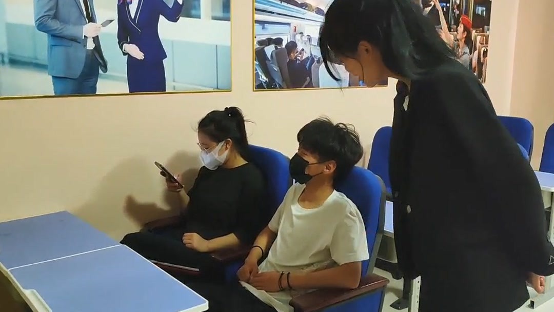 山东经纬技工学校 高铁乘务业务服务展示 高铁乘务专业