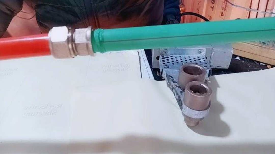 铝塑管和ppR水管怎么连接。