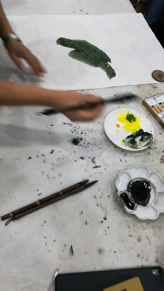 老师示范水墨荷花画法