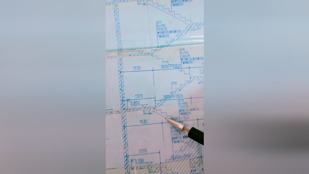 木工怎样即简单又实用的计算楼梯斜坡帮板宽度