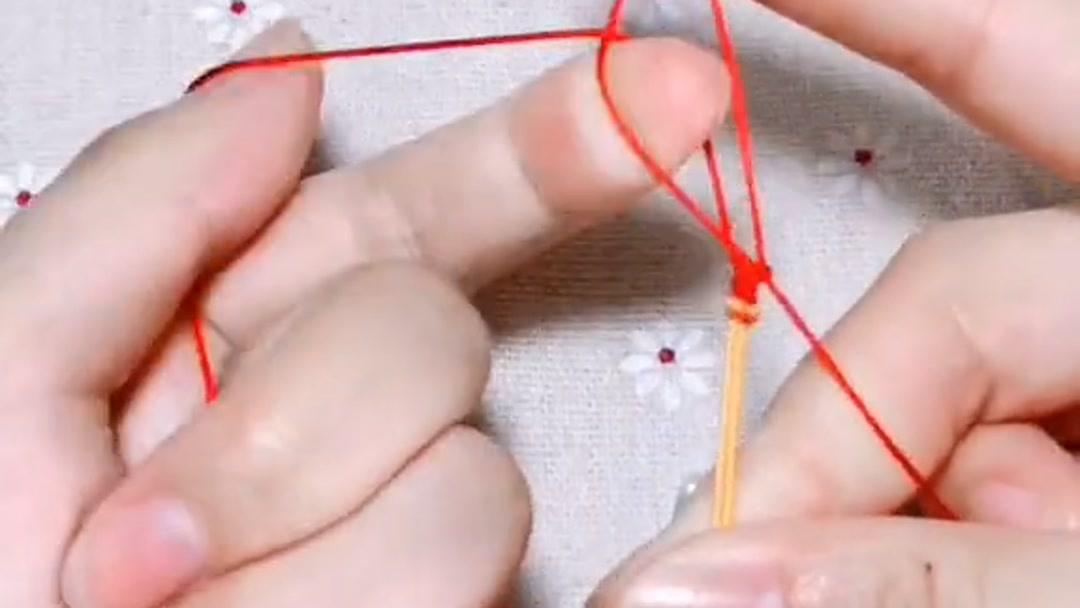 小花戒指编法,用72号线示范的哦