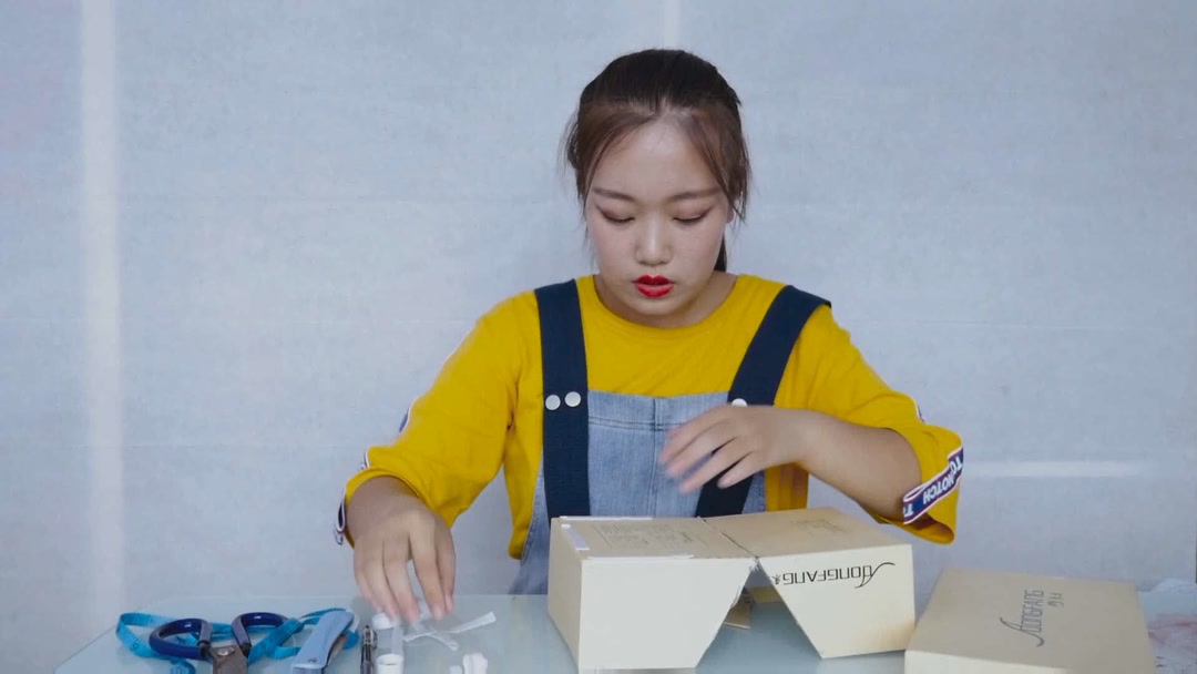 废弃的鞋盒别扔:手把手教你DIY个性收纳盒,实用小窍门哦