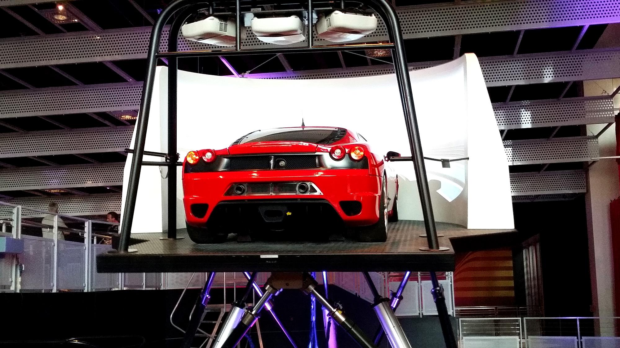 现代训练模拟器介绍13 动感型超级跑车训练模拟器