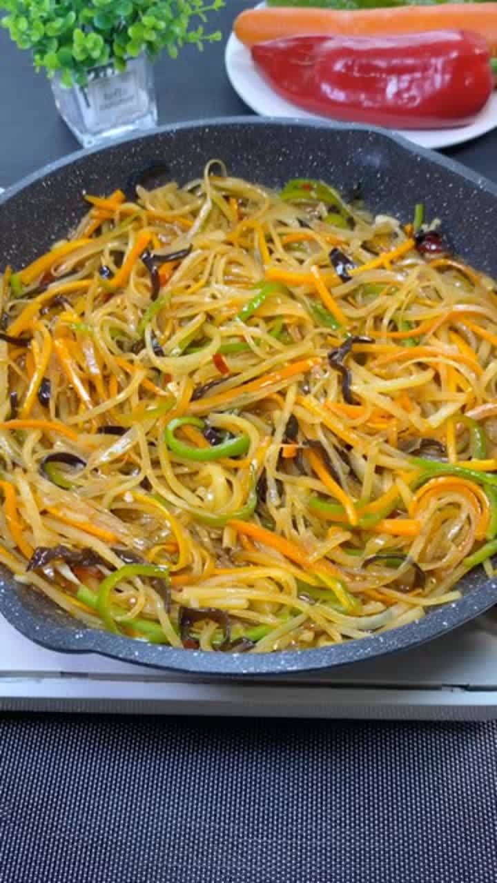 土豆丝这样做你肯定没吃过,超级下饭