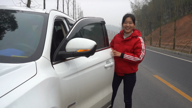 女司机新手上路,手动挡驾照开自动挡,档位傻傻分不清,教练崩溃