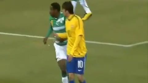 卡卡16年生涯最伤心一幕!世界杯遭影帝陷害,无辜染红