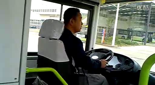 扬子江客车试驾电动客车