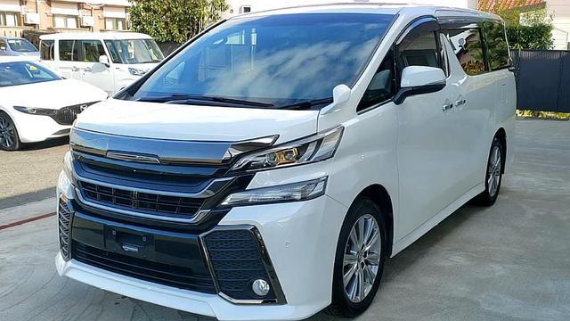 丰田威尔法商务MPV到货,全方位了解后,我忘记了别克