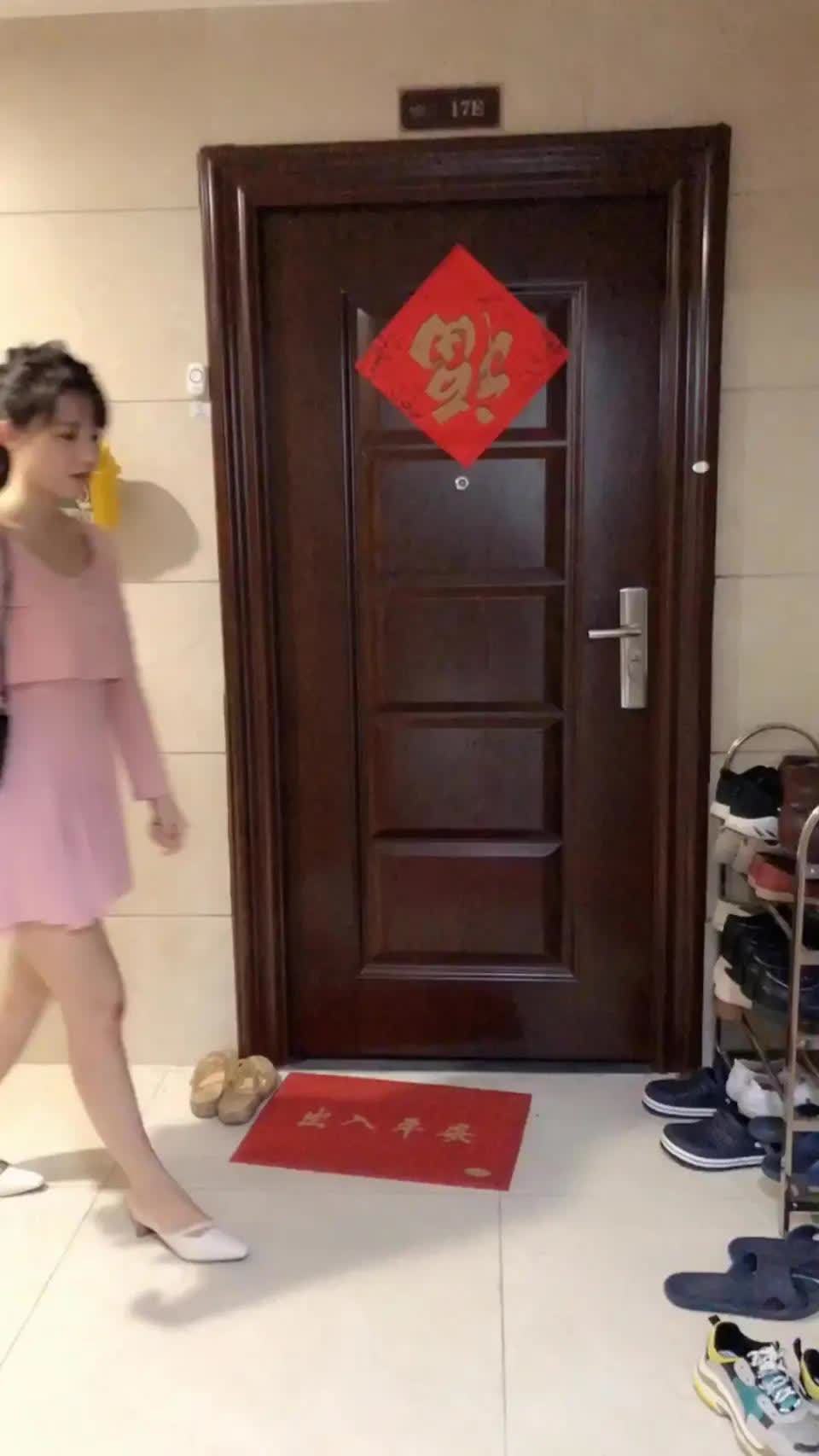 被楼下邻居投诉我晚上太吵了,可是我也不是故意的啊