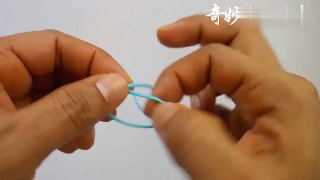 自制简易手链,一根绳子,一颗珠子就可以了哦