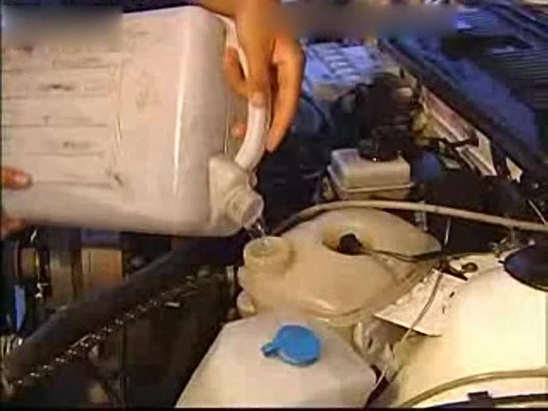 汽车修理如何给汽车更换冷却液