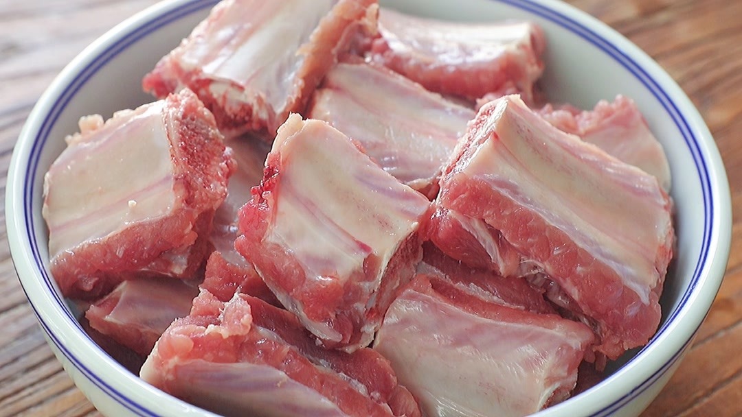 排骨不炖汤了,加一把豆角,教排骨炖豆角最简单家常菜,真下饭