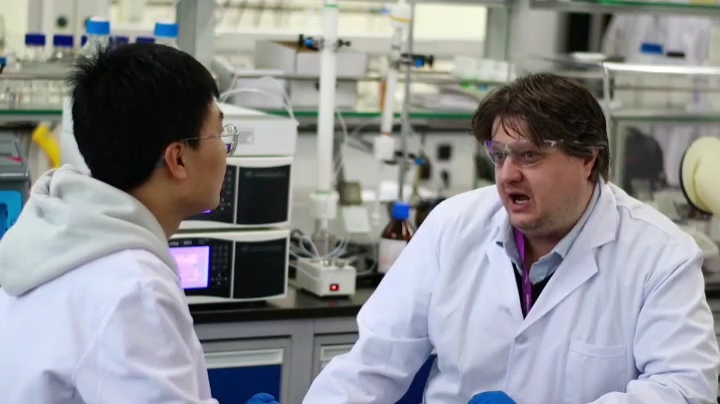 看兰州大学莫帕教授介绍我们的实验室啦