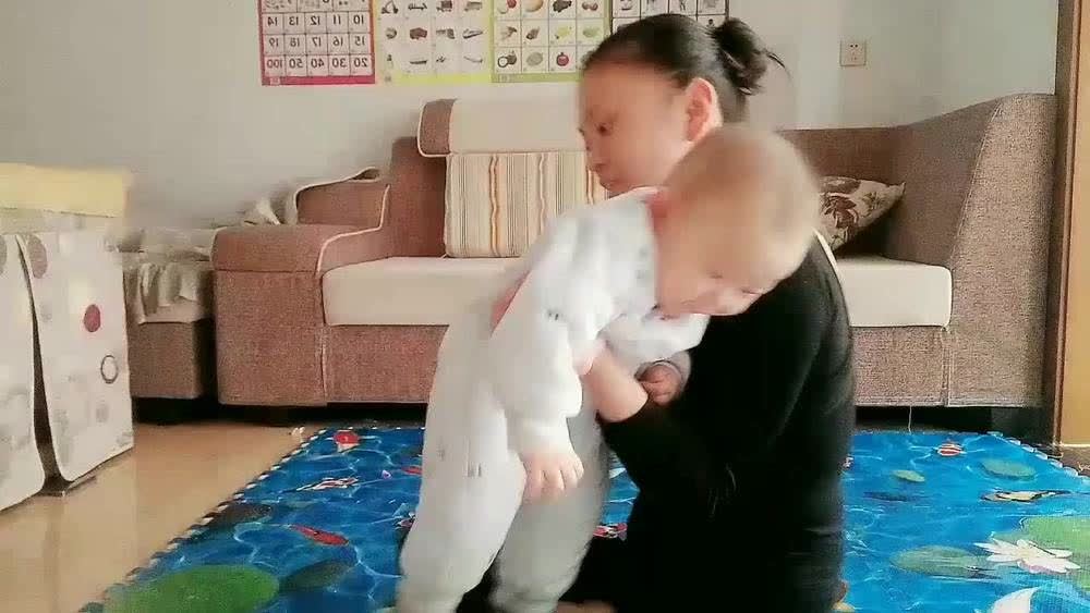 带着宝宝一起动起来一个月瘦20斤