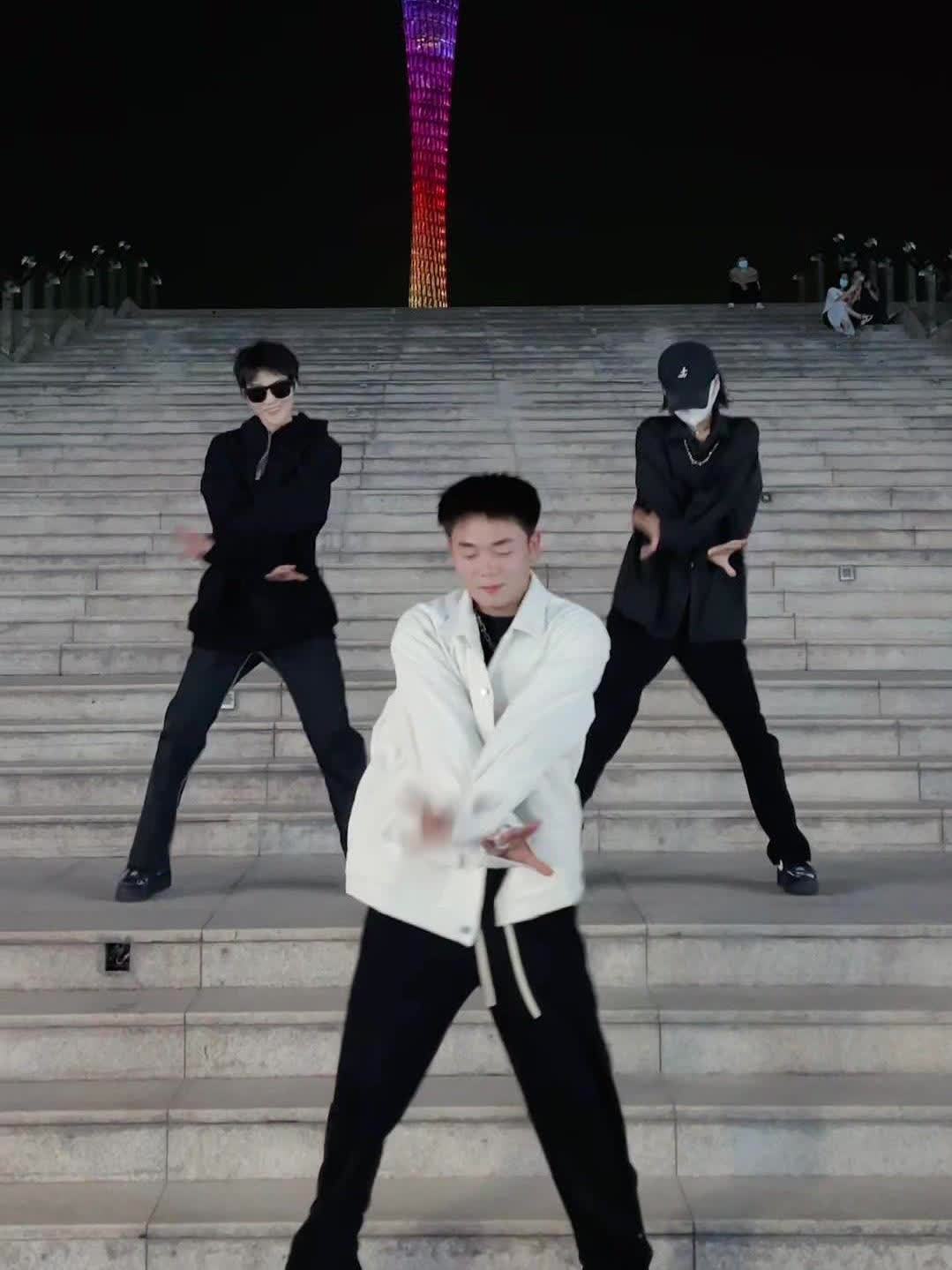 这段舞蹈没忘吧?旧活新整!#粤语版c哩c哩舞