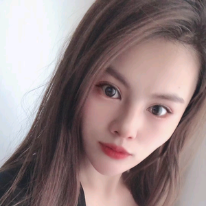 莫莫爱笑的眼睛 
