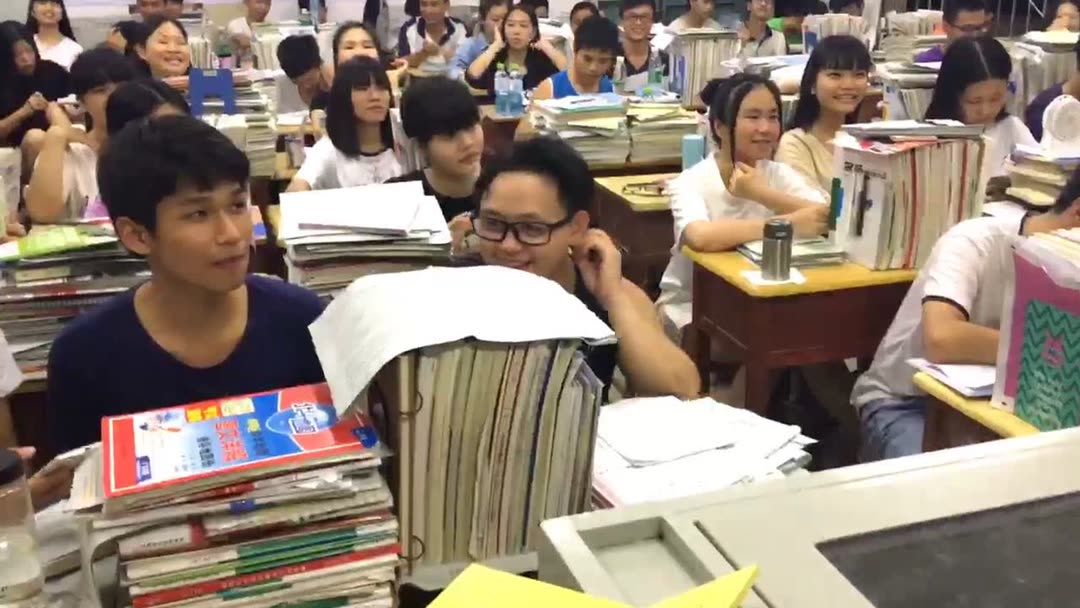 即将高三毕业学生的告别歌…感动