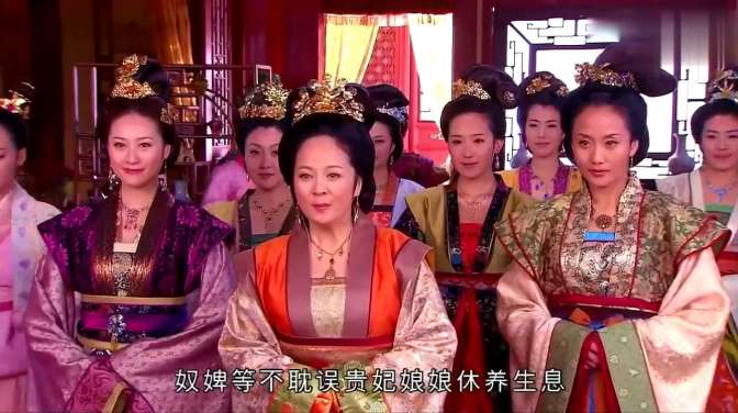 娘娘痛苦生孩子的视频:贵妃生孩子难产,皇上看上去很着急