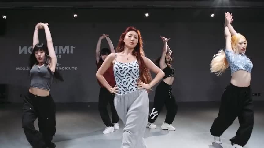 华莎《Maria》镜面练习室