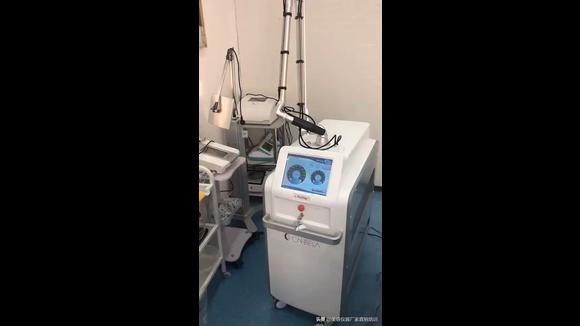 皮秒-祛斑、ߔ�嫩肤原理: 皮秒利用强大而快速的能量起到高效震