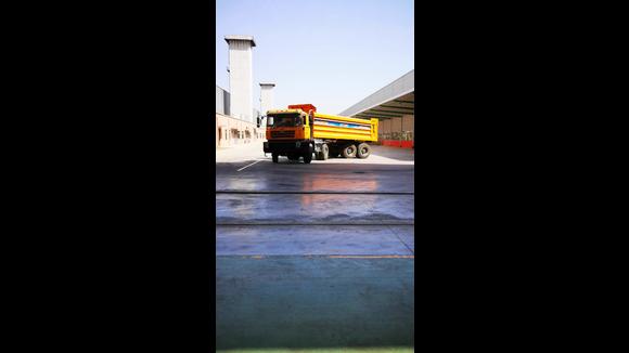 13米的车,转弯半径8.5米。