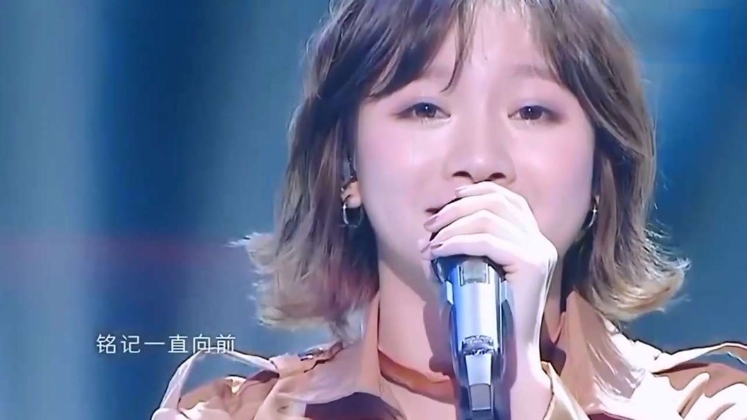 火影忍者主题曲《青鸟》中文现场版!前奏响起,瞬间陷入回忆!