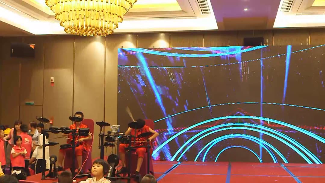 平潭爱心公益协会 关爱儿童六一汇演 架子鼓表演