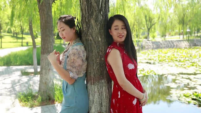 俩二货闲聊比谁家人多,各种计算方法,真是搞笑