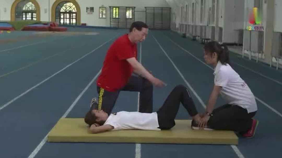 121体育:中考体育仰卧起坐的练习方法