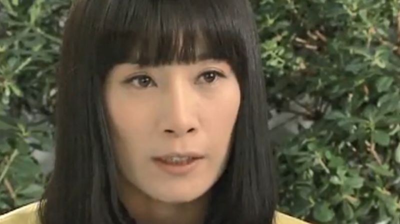 心机女想尽办法要证明美女的真实身份,不惜拿出全部家当收买信息