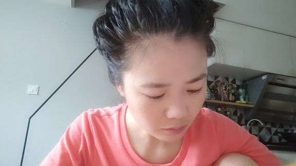 周末早上起来,洗床单被套,洗衣服洗头,全晾晒出去,做点饭吃