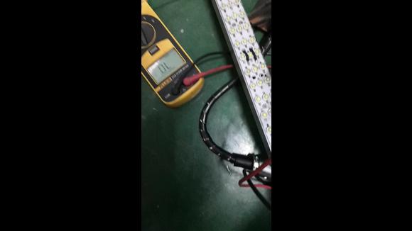 接线没标正负,直接量线不行,用万用表检测正负极方法
