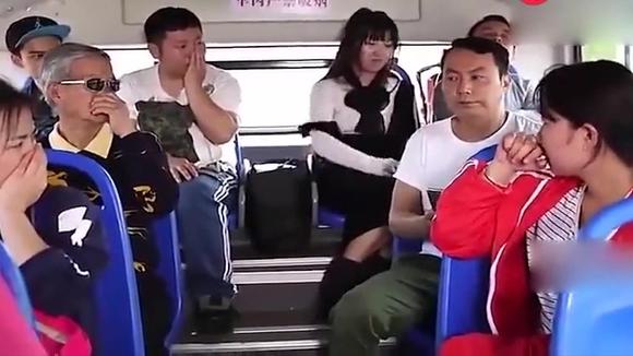 搞笑剧:考试进行时,“放屁的那个你手机响了”
