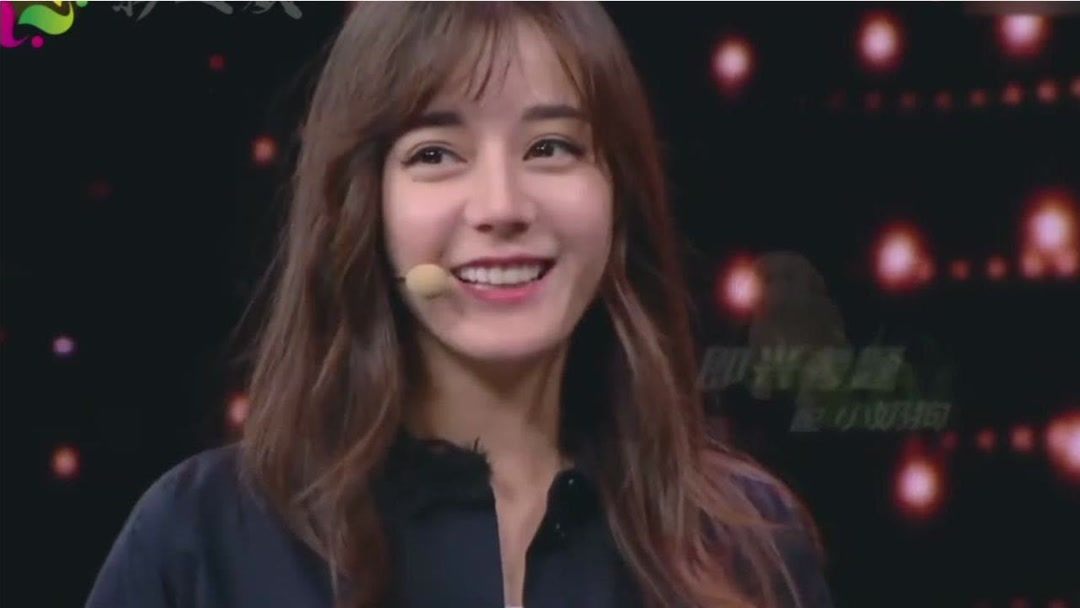 娱乐盘点迪丽热巴声音模仿秀,1现场模仿各种小动物,被演戏耽误