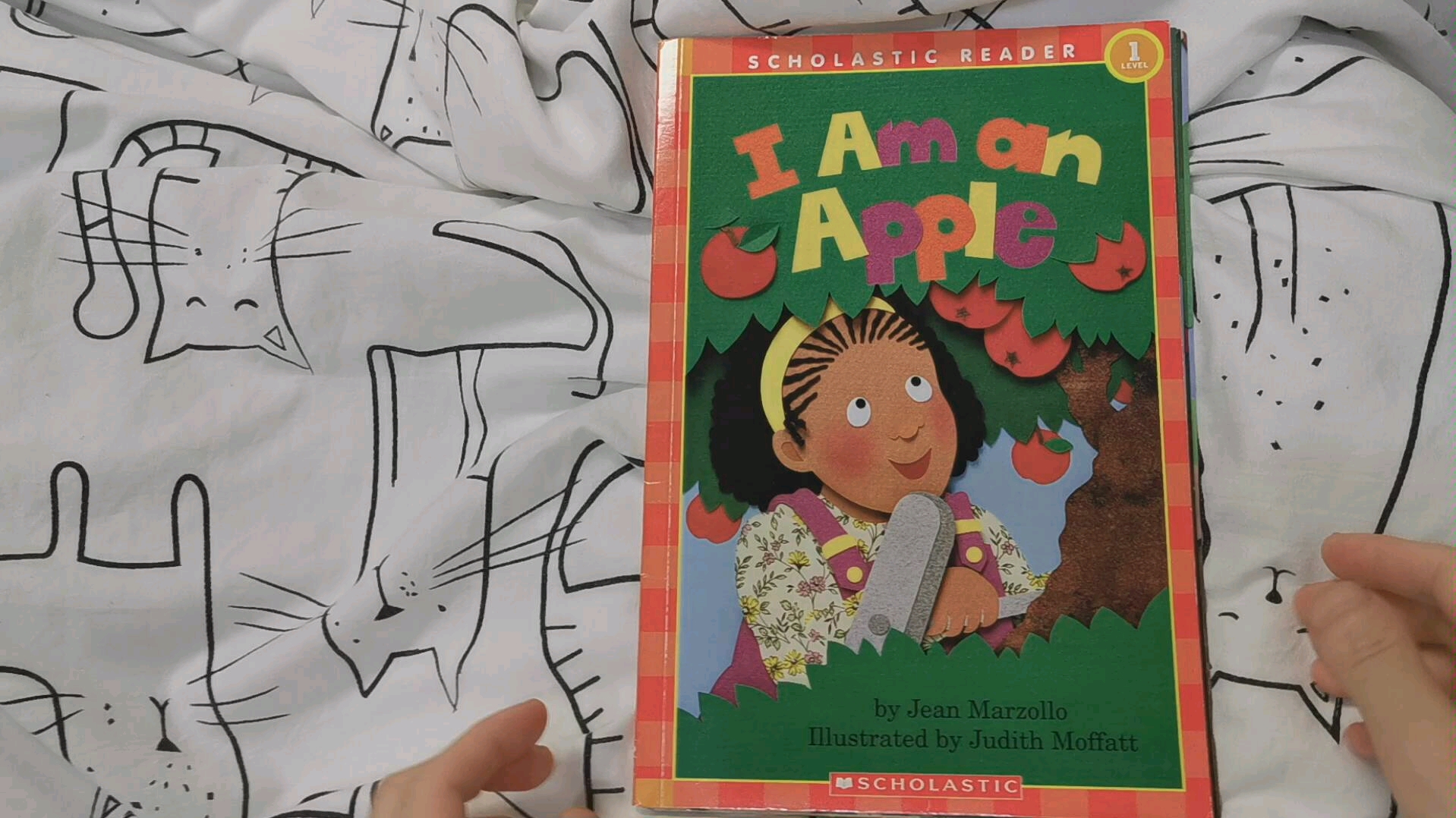 《I Am an Apple》Scholastic Hello Science I AM系列。廖彩杏书单第...