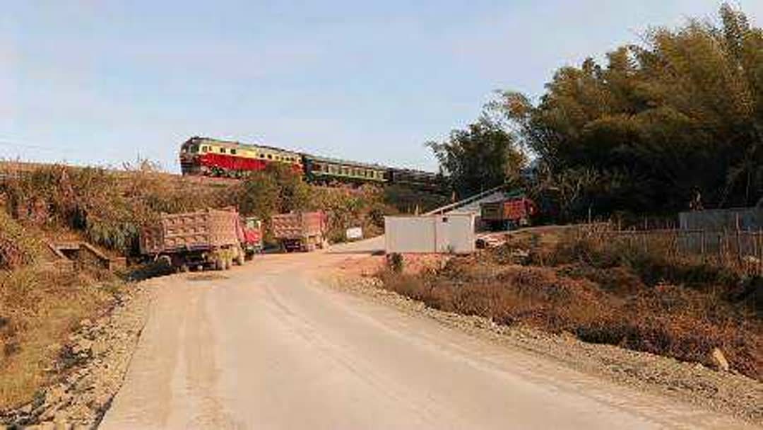 昆明至厦门北K232次列车经过广茂铁路阳春段