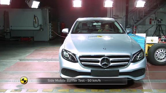 Euro NCAP 2017奔驰E级安全碰撞测试