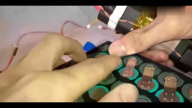 48V20Ah电动车电池 需要这样接才安全!