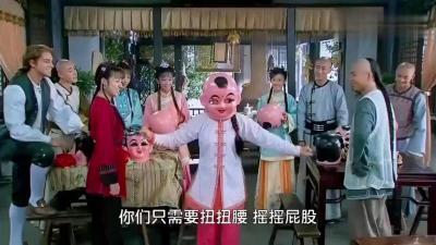 新还珠格格:小燕子给顾客准备惊喜,要带头套跳舞,不料皇帝来了