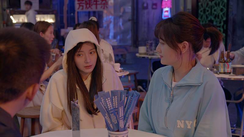 不惑2:段振宇和姜小果重逢,不料女友竟突然出现,场面一度尴尬