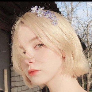 小小丶提笔看日出 