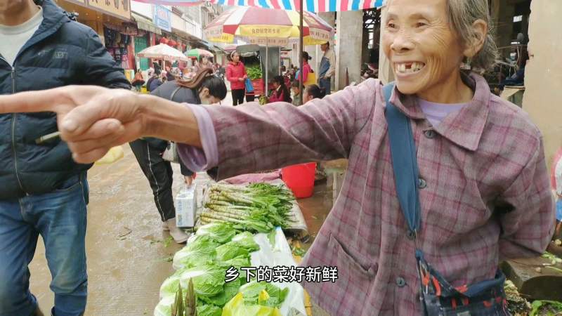武汉解封,我们的集市恢复了原有的热闹,致敬为疫情牺牲的英雄们