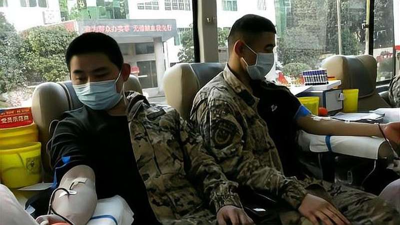 热血暖冬,六盘水武警主动参与无偿献血